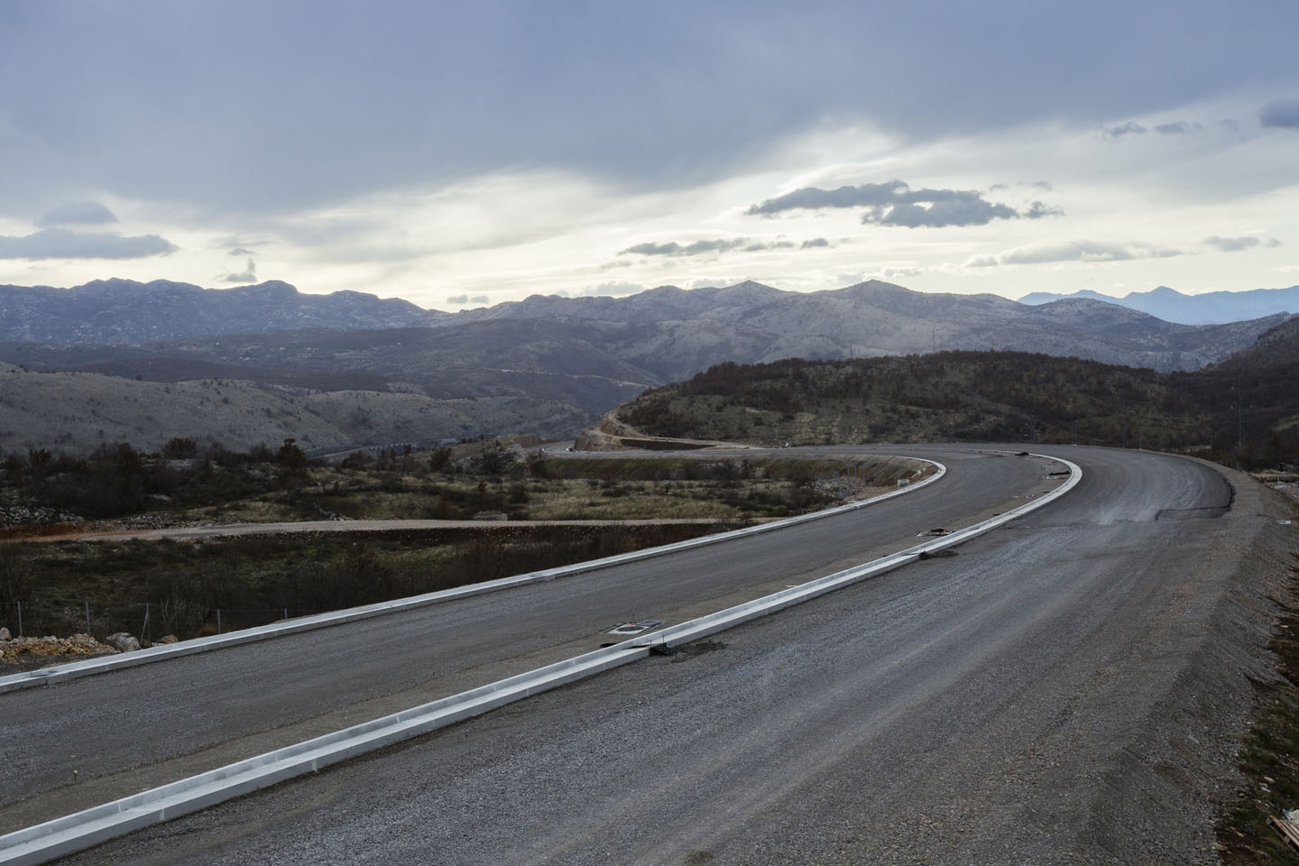 Autoput “Princeza Ksenija”: Tamo gde gore automobili - Crna Gora ...