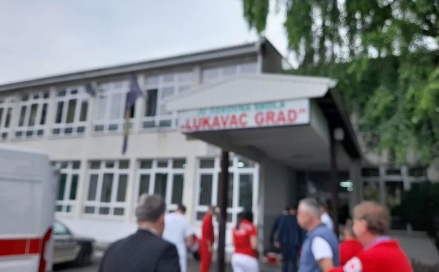 Pucnjava u školi: Učenik ranio zaposlenog u osnovnoj školi u Lukavcu ...